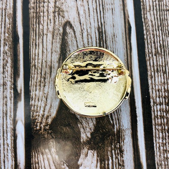 Unbranded | Jewelry | World Globe Unity Pin Brooch People Holding Hands ...